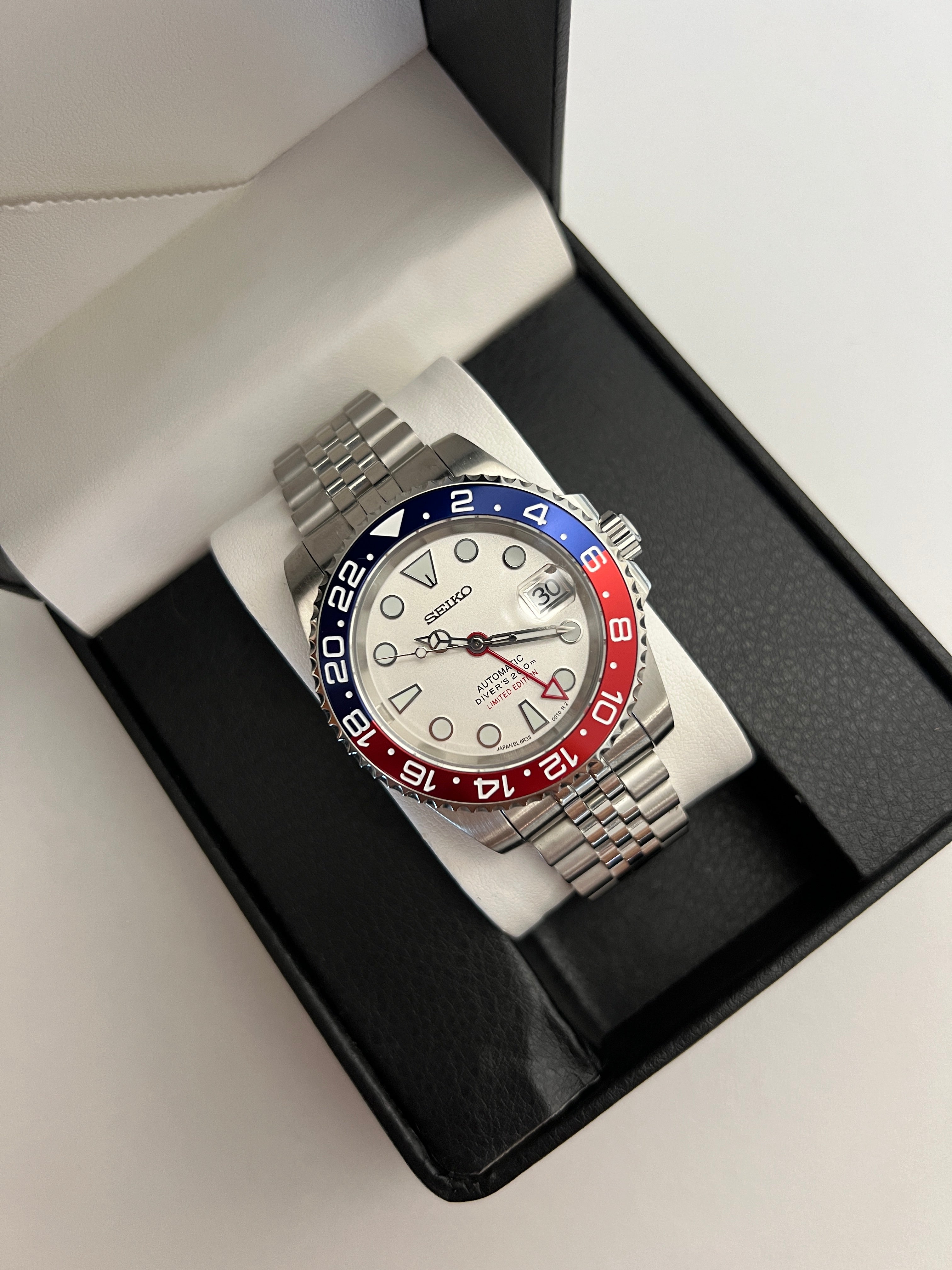 Whiteout Pepsi Sub GMT Custom Seiko Mod – TMS Watches